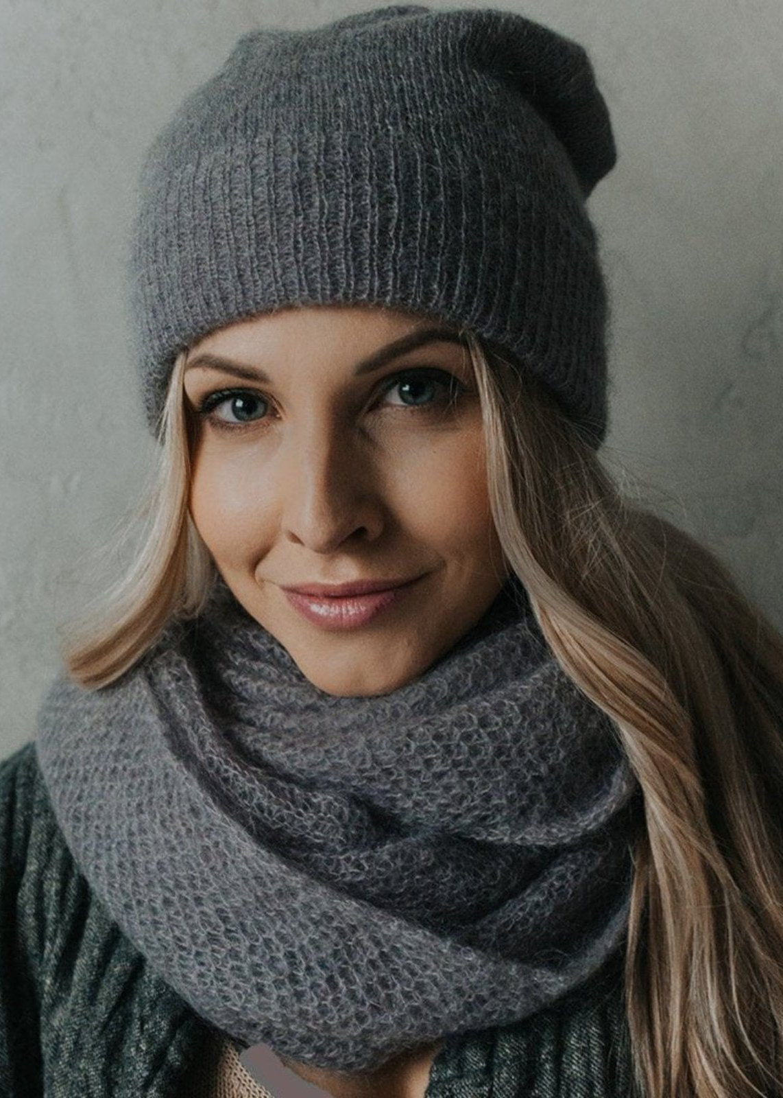 Pelēka mohēras cepure / šalle vai komplekts – RENATE ROSE